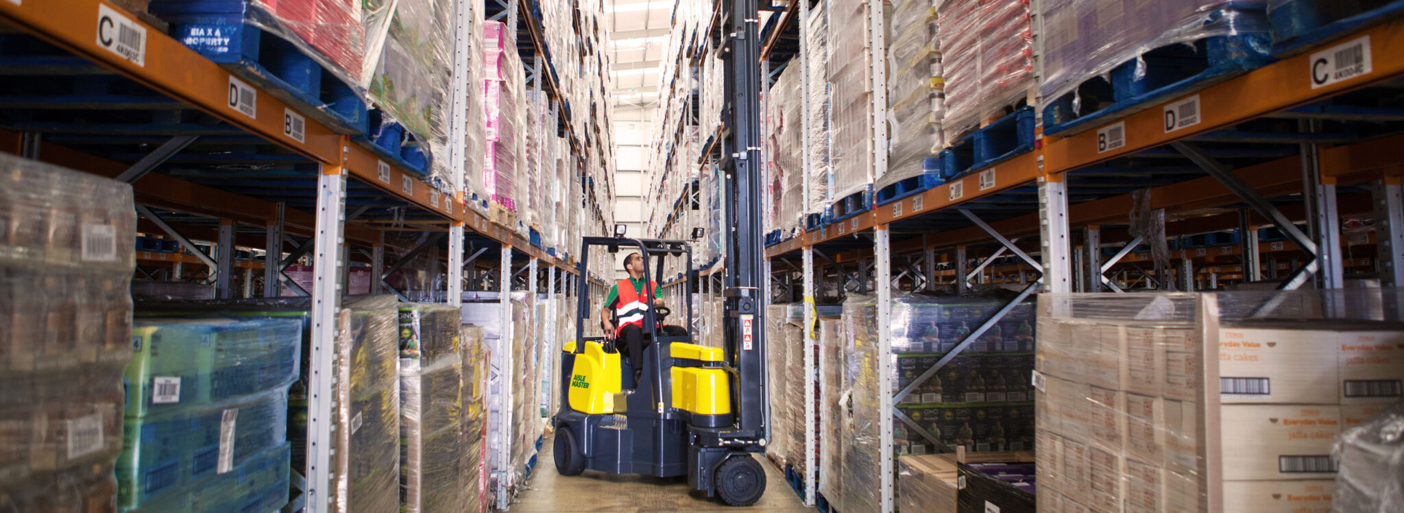 Very Narrow Aisle (VNA) Forklift Trucks for hire and to buy across the ...